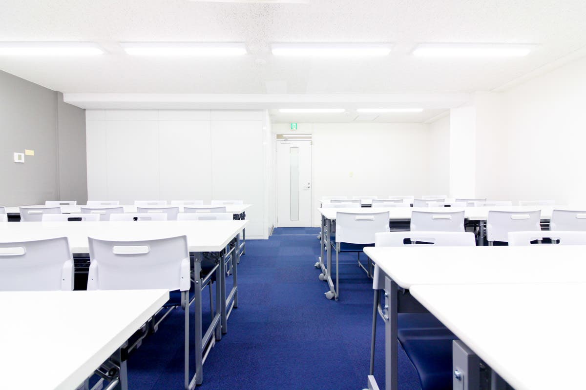 【天神駅出口徒歩2分！56名！】65インチ大型モニター・10Gbps光回線・WiFi全て無料！ふれあい貸し会議室 天神No130の写真10