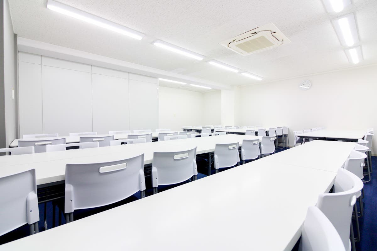 【天神駅出口徒歩2分！56名！】65インチ大型モニター・10Gbps光回線・WiFi全て無料！ふれあい貸し会議室 天神No130の写真11