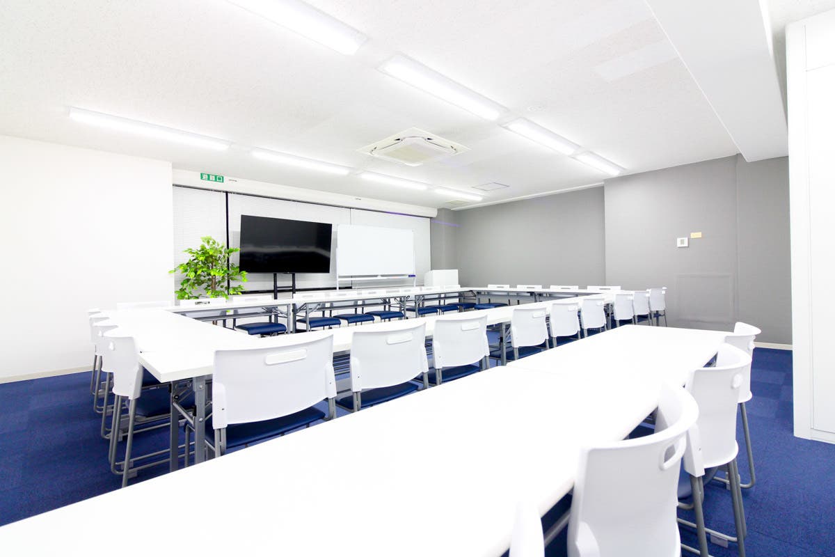 【天神駅出口徒歩2分！56名！】65インチ大型モニター・10Gbps光回線・WiFi全て無料！ふれあい貸し会議室 天神No130の写真12