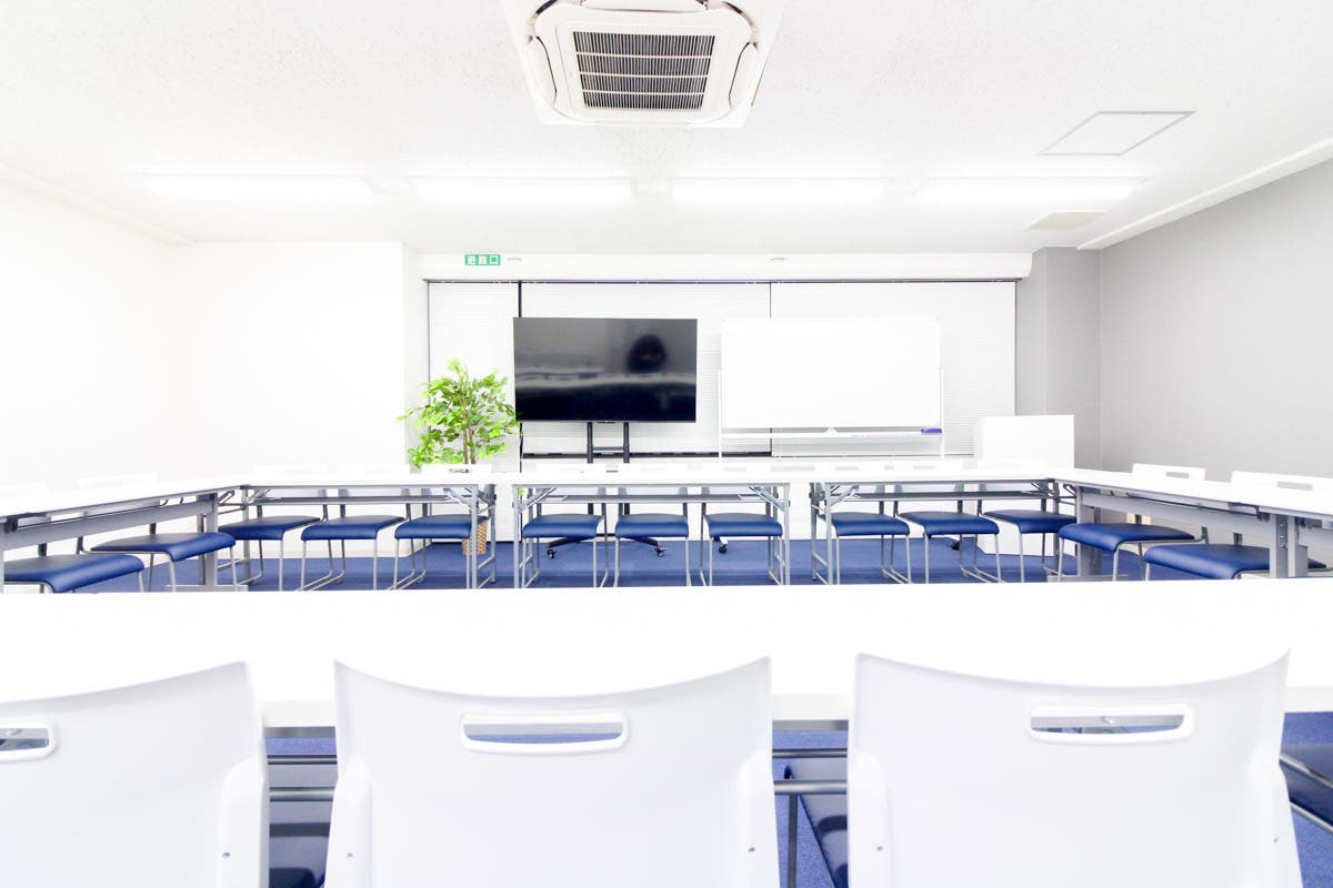 【天神駅出口徒歩2分！56名！】65インチ大型モニター・10Gbps光回線・WiFi全て無料！ふれあい貸し会議室 天神No130の写真14