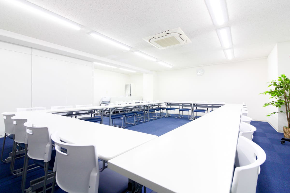 【天神駅出口徒歩2分！56名！】65インチ大型モニター・10Gbps光回線・WiFi全て無料！ふれあい貸し会議室 天神No130の写真16