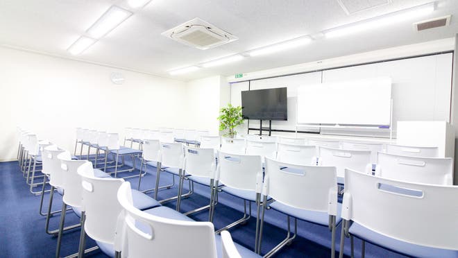 【天神駅出口徒歩2分!56名!】65インチ大型モニター・10Gbps光回線・WiFi全て無料!ふれあい貸し会議室 天神No130の写真17