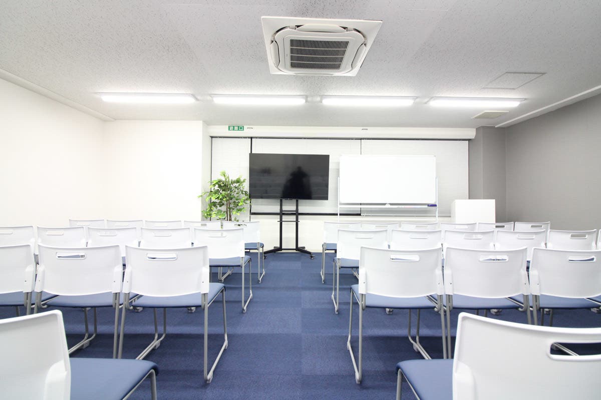 【天神駅出口徒歩2分！56名！】65インチ大型モニター・10Gbps光回線・WiFi全て無料！ふれあい貸し会議室 天神No130の写真18