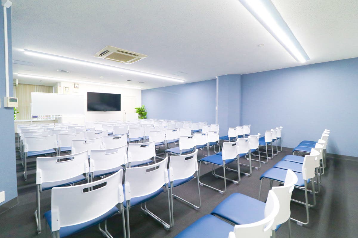 【梅田駅地下直結で最高の立地！大阪駅前第１ビル！80名】75型モニター・WiFi全て無料！ふれあい貸し会議室 梅田No128の写真20