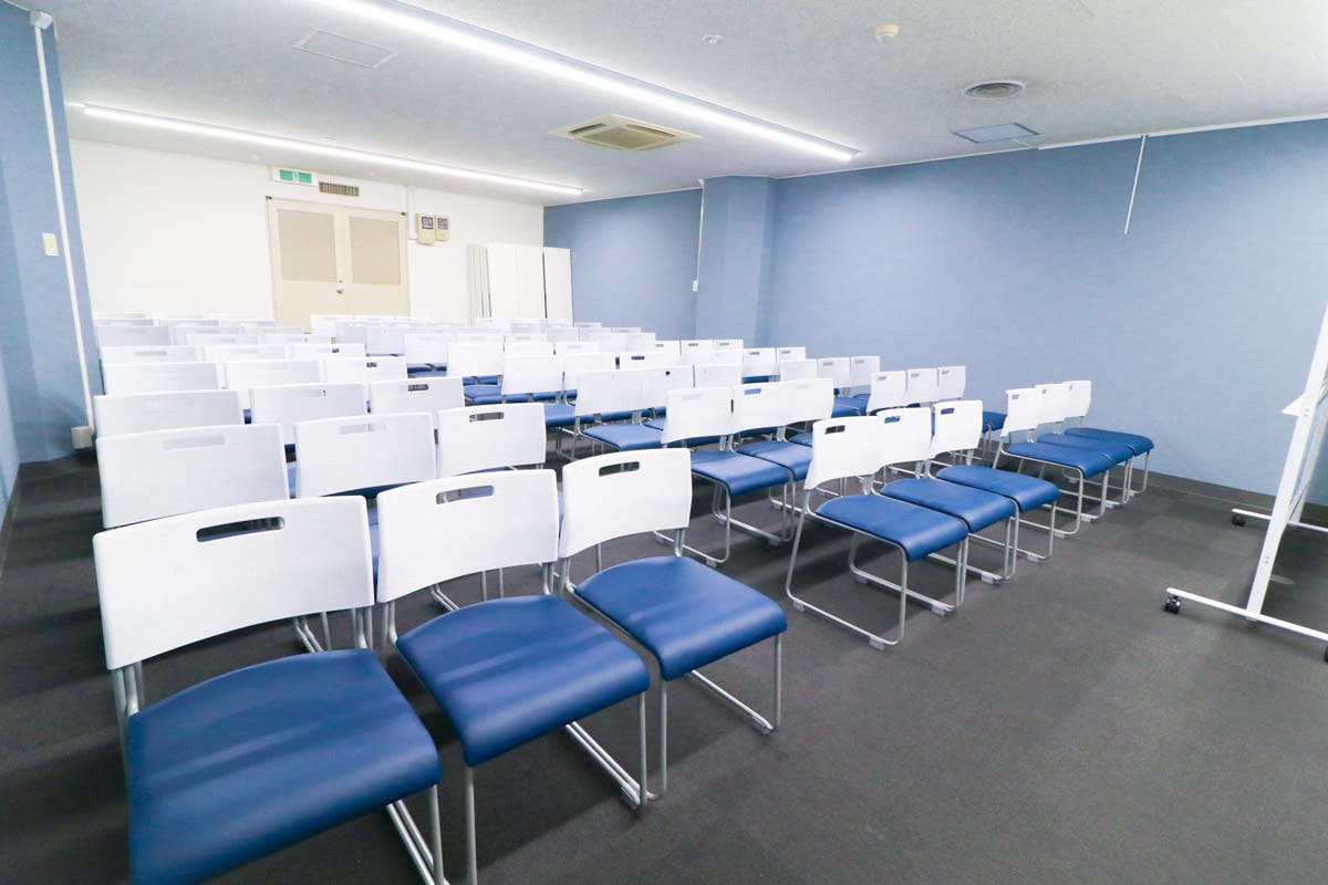 【梅田駅地下直結で最高の立地！大阪駅前第１ビル！80名】75型モニター・WiFi全て無料！ふれあい貸し会議室 梅田No128の写真21