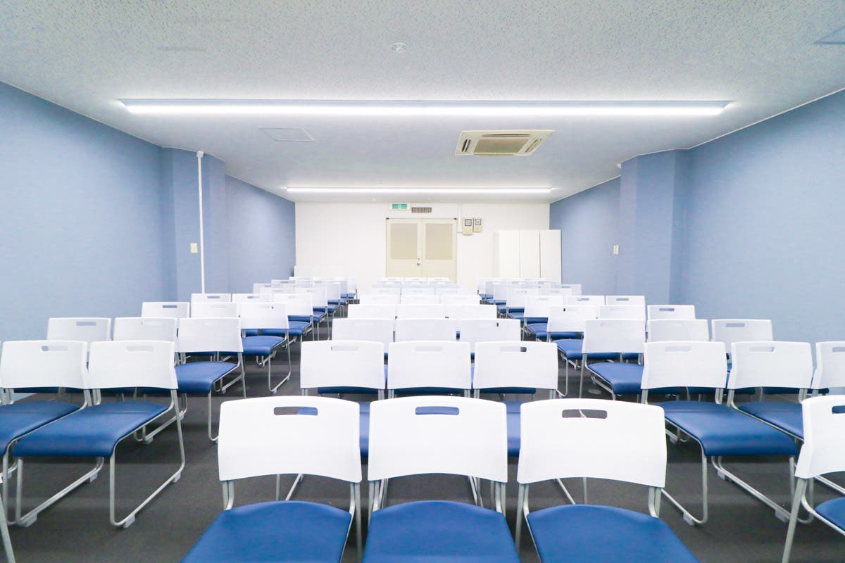 【梅田駅地下直結で最高の立地！大阪駅前第１ビル！80名】75型モニター・WiFi全て無料！ふれあい貸し会議室 梅田No128の写真23