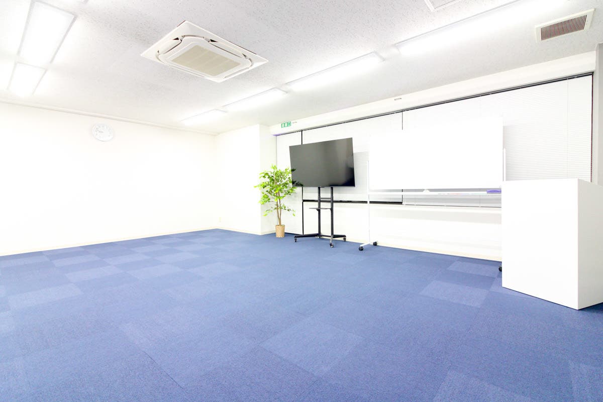 【天神駅出口徒歩2分！56名！】65インチ大型モニター・10Gbps光回線・WiFi全て無料！ふれあい貸し会議室 天神No130の写真22