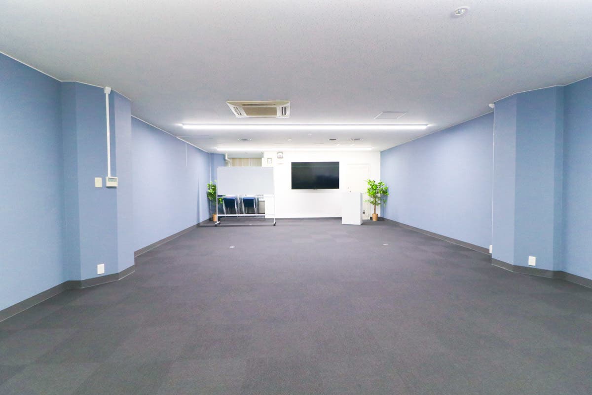 【梅田駅地下直結で最高の立地！大阪駅前第１ビル！80名】75型モニター・WiFi全て無料！ふれあい貸し会議室 梅田No128の写真24