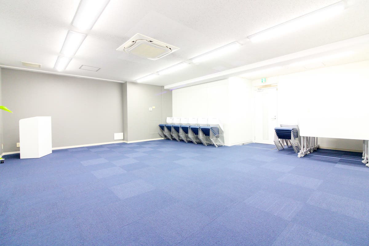 【天神駅出口徒歩2分！56名！】65インチ大型モニター・10Gbps光回線・WiFi全て無料！ふれあい貸し会議室 天神No130の写真24