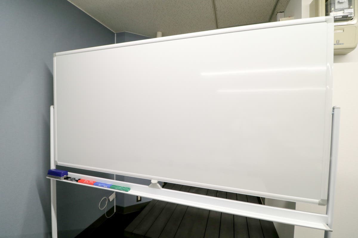 【梅田駅地下直結で最高の立地！大阪駅前第１ビル！80名】75型モニター・WiFi全て無料！ふれあい貸し会議室 梅田No128の写真28