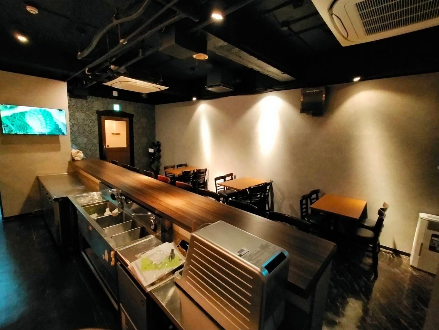 西新駅3分｜カラオケ付隠れ家バーの写真3