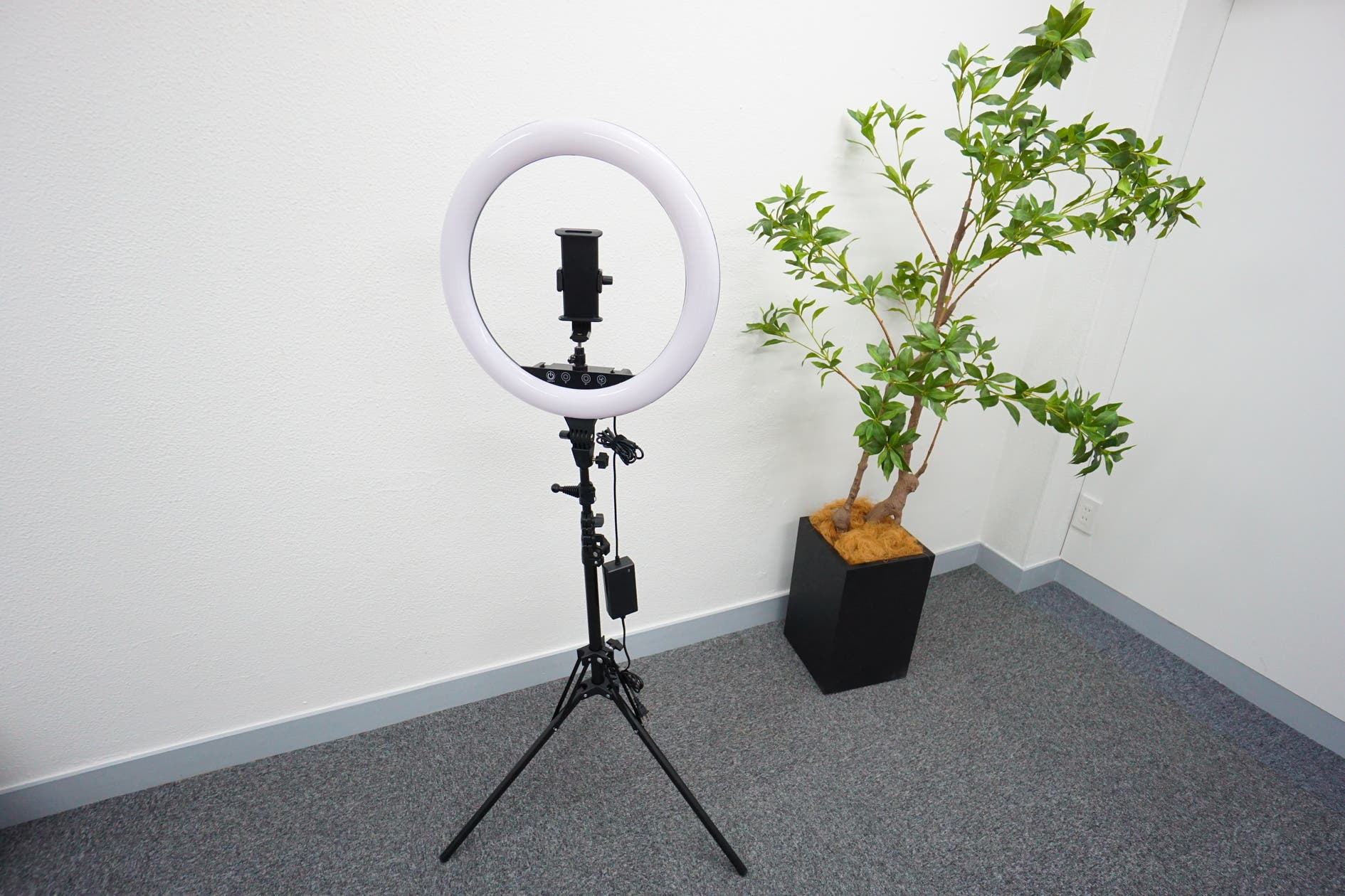 ＜ミニマルオフィス新宿＞便利な新宿駅近く🚃高速光回線Wi-Fi📶テレワーク/Zoom/会議/商談/面接の写真11