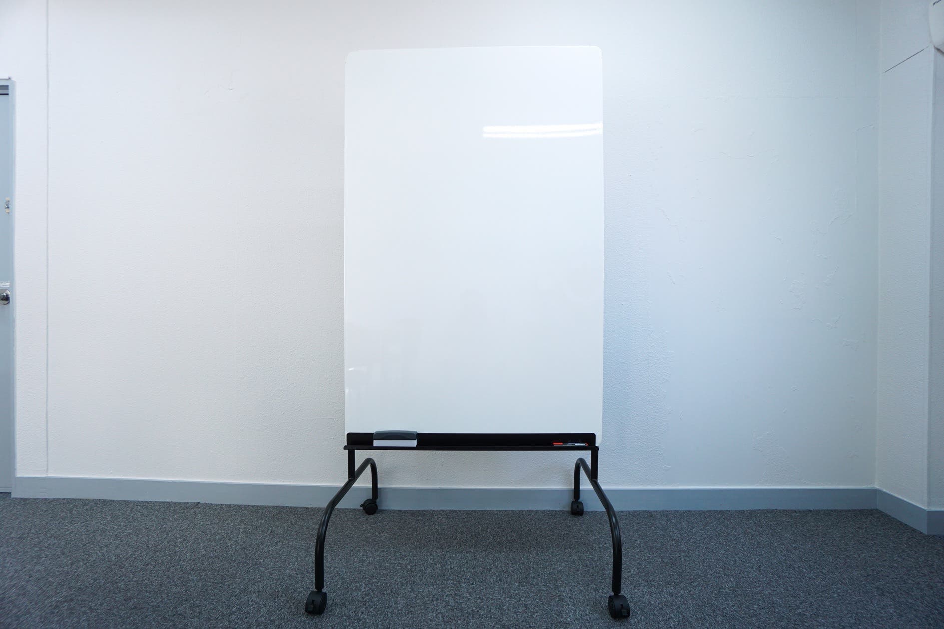 ＜ミニマルオフィス新宿＞便利な新宿駅近く🚃高速光回線Wi-Fi📶テレワーク/Zoom/会議/商談/面接の写真12