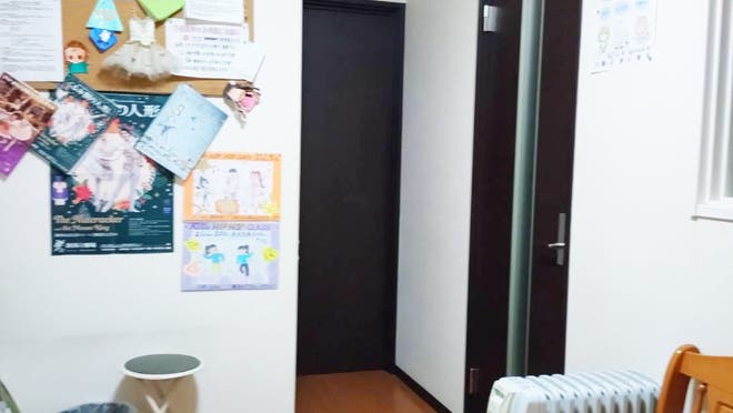 レッスンにおすすめ【JR相模原駅より徒歩9分、駐車場6台】リノリウム、バレエバー、2面鏡、音響、天井高5m弱、グランドピアノありの写真4