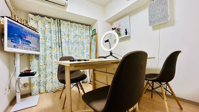 【ゴミ捨て無料】新宿三丁目駅徒歩30秒🚃24時間365日営業🏪ゲーム沢山👾グリーンチャンネル🐎BS・CS・地デジ、DVD, BDの写真1