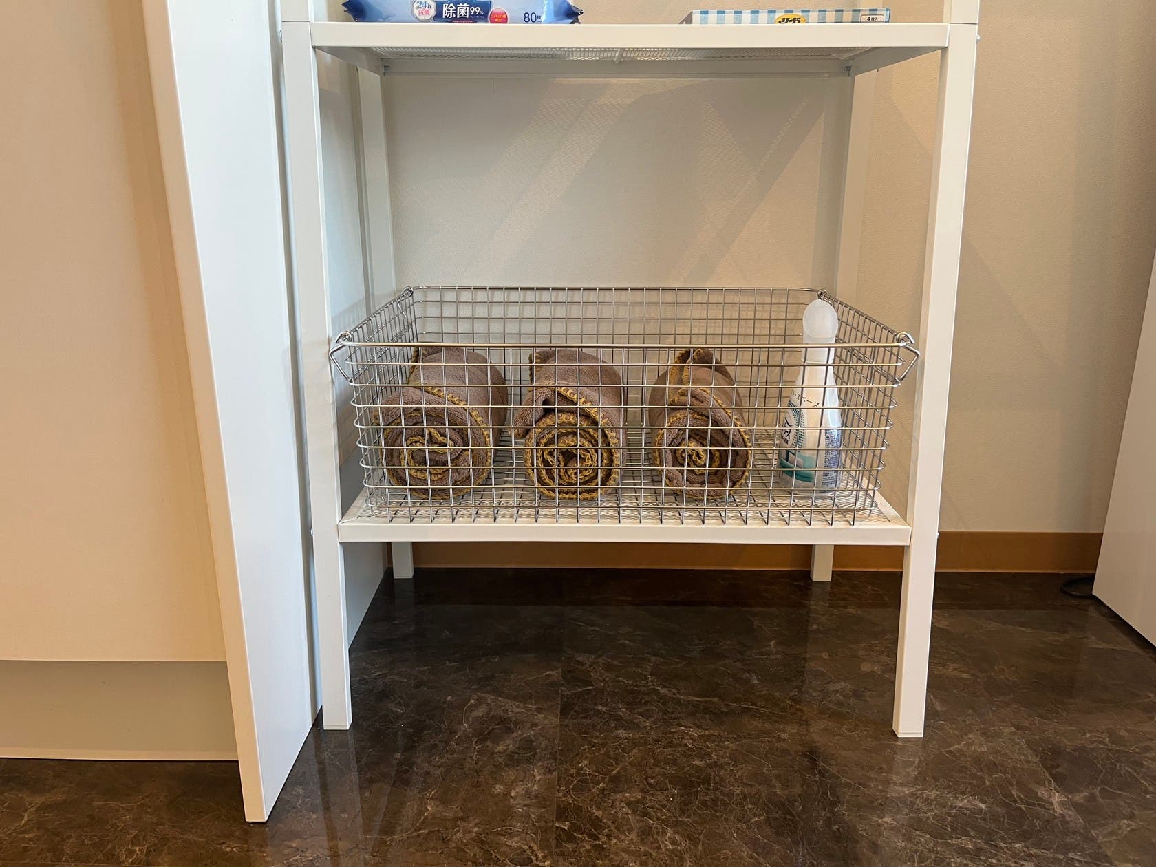 新小岩駅から徒歩4分。3階会議室。着席人数6名。会議、商談、面接などの写真12