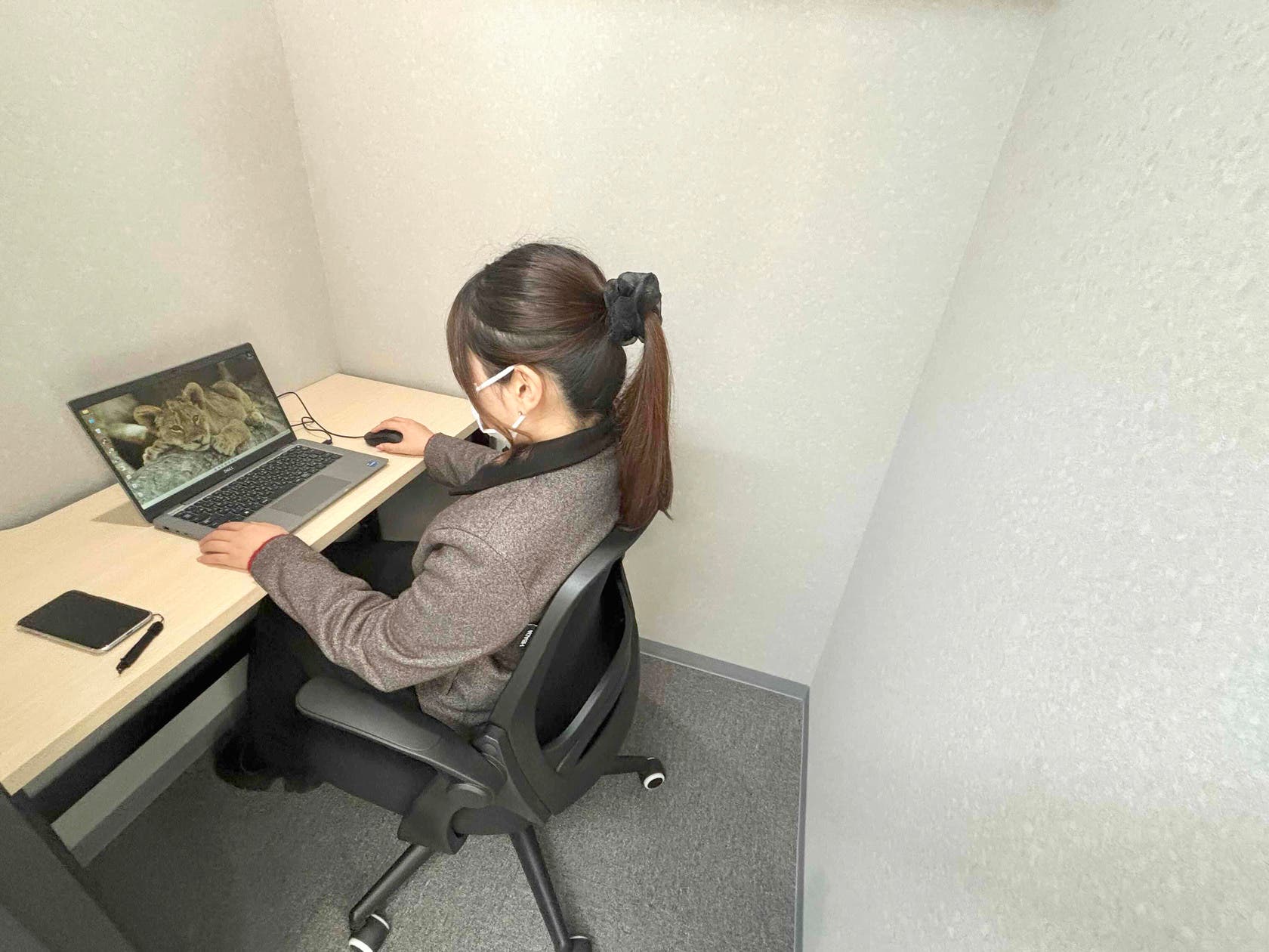 ✨12~1月値下げ中✨【茅場町駅3番出口0分】個室No.9 /外部モニター設置/WEB会議/勉強/Wifi/外出可（鍵付）の写真2