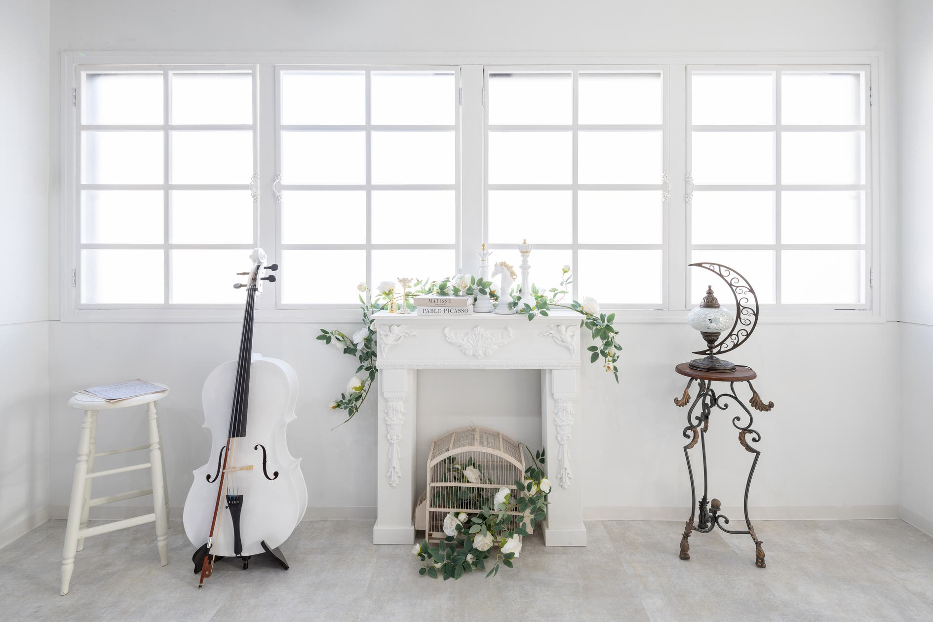 【花とつながる無限・白のファンタジー】４面自然光｜シンデレラ馬車｜満月｜階段｜漆喰白壁｜ドレス着放題！｜撮影機材無料!の写真11