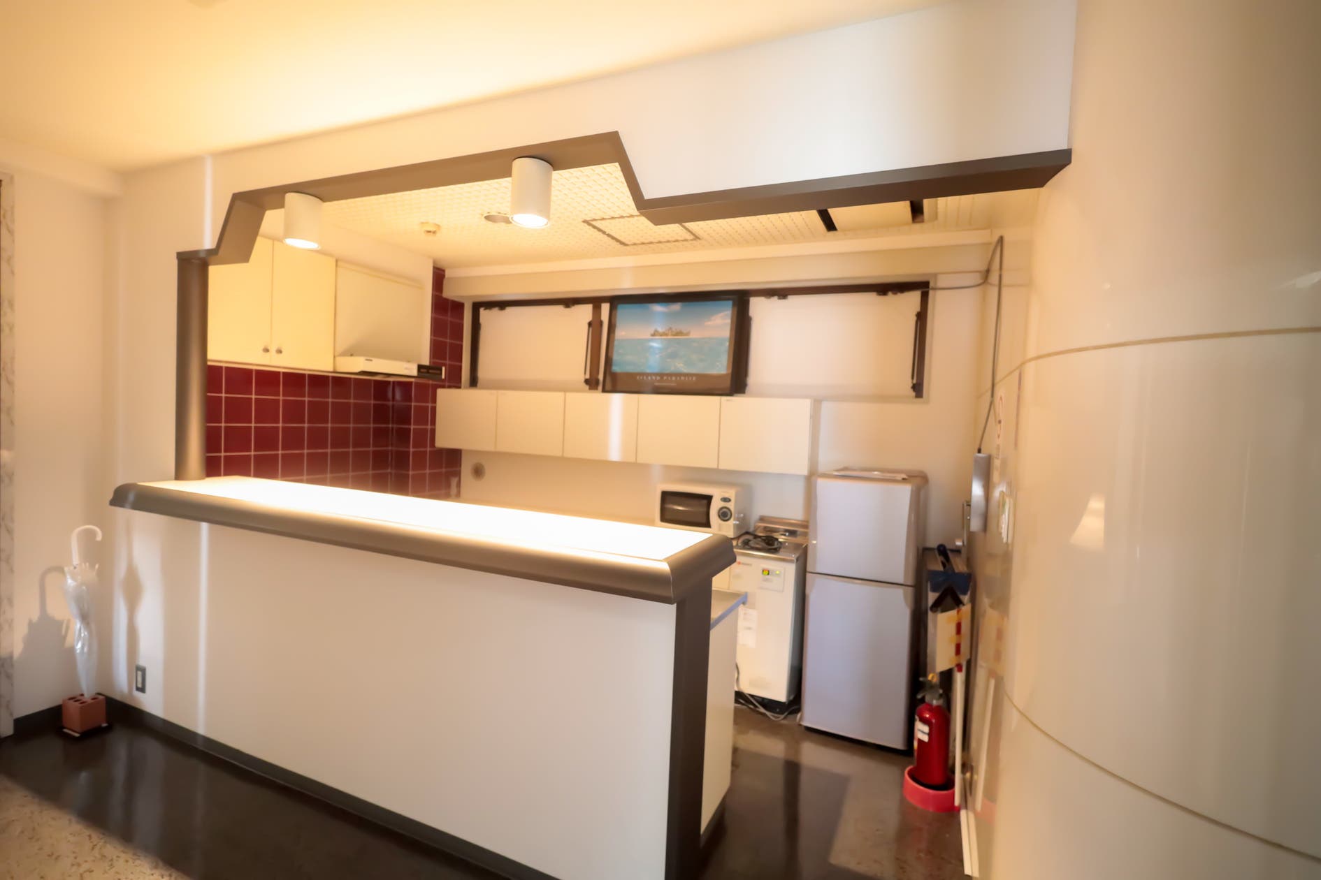 ★平日１時間８７８円★高田馬場3分・会議・女子会・最大8名までOK・高速Wi-Fi・ホワイトボード・モニター・ゲーム等無料の写真9