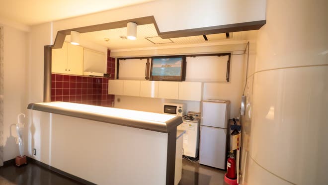 ★平日1時間878円★高田馬場3分・会議・女子会・最大8名までOK・高速Wi-Fi・ホワイトボード・モニター・ゲーム等無料の写真9