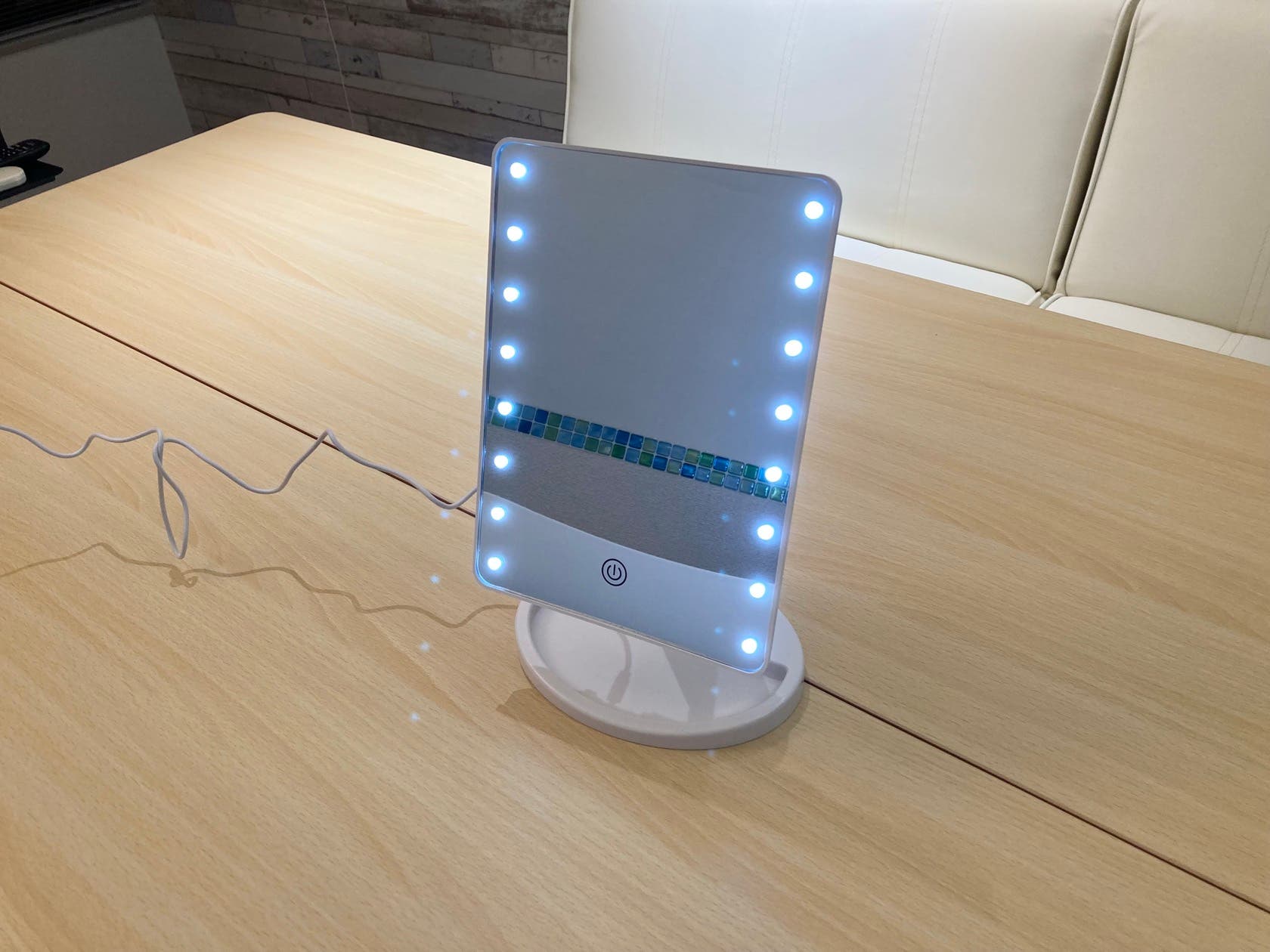 ★平日１時間８７８円★高田馬場3分・会議・女子会・最大8名までOK・高速Wi-Fi・ホワイトボード・モニター・ゲーム等無料の写真5