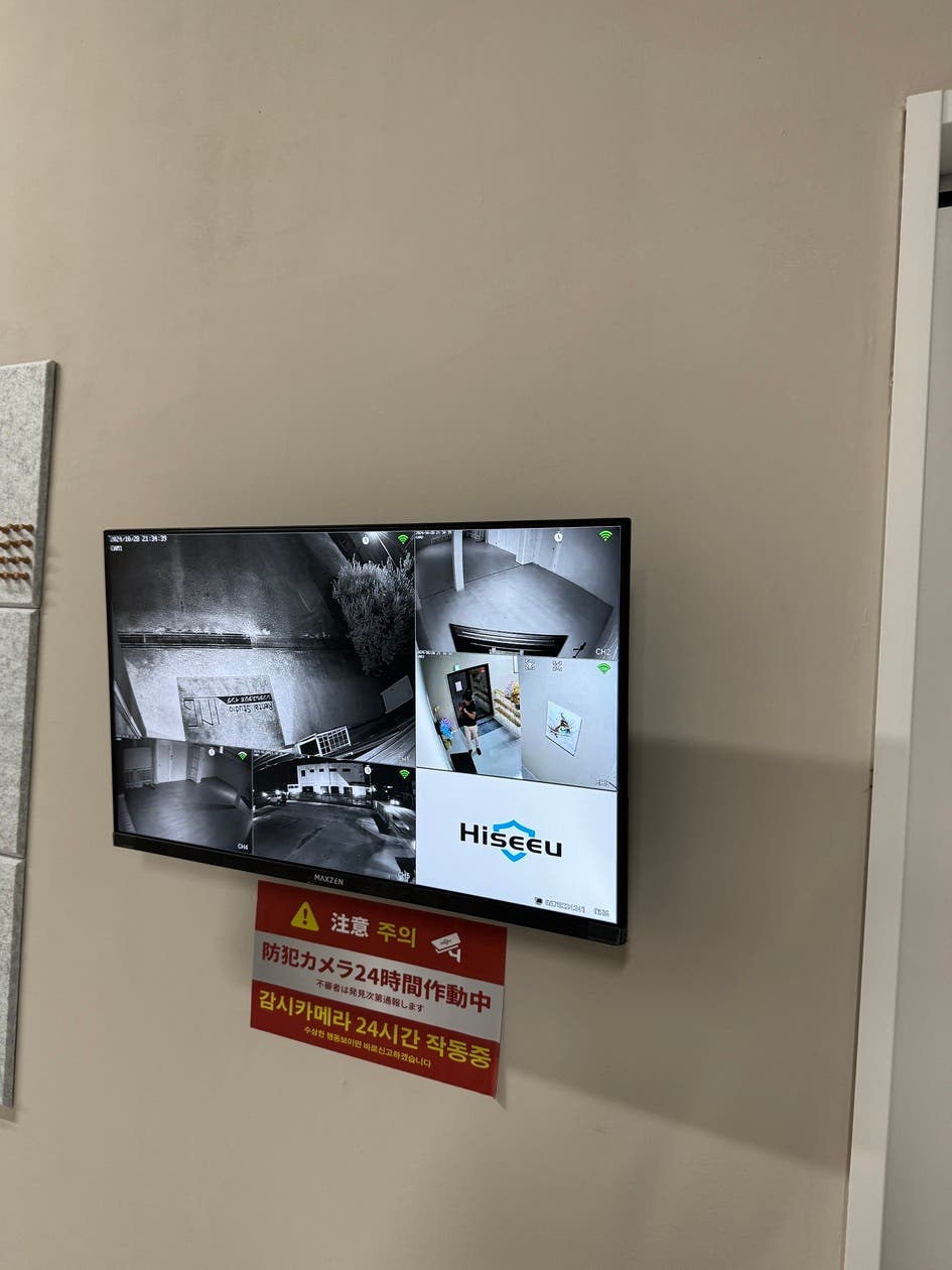 サロン　ダイニングテーブルとカウンターテーブルがあるリビングスタイルのオープンスペースの写真13