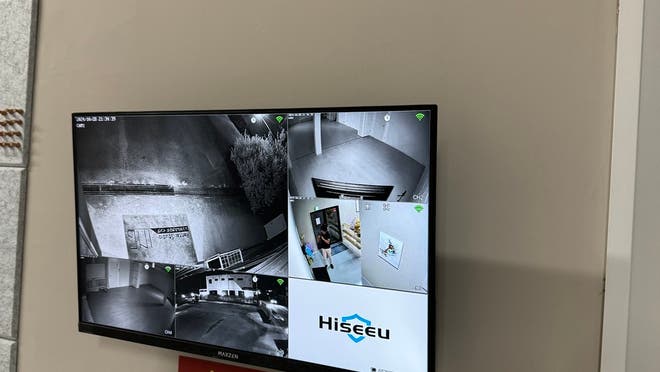 サロン ダイニングテーブルとカウンターテーブルがあるリビングスタイルのオープンスペースの写真13