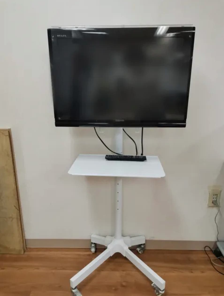 【浅草橋・蔵前】駅近／広々 地下スペース／膝に優しい衝撃吸収床／壁二面鏡／暗闇✨ピカピカLED✨の写真14