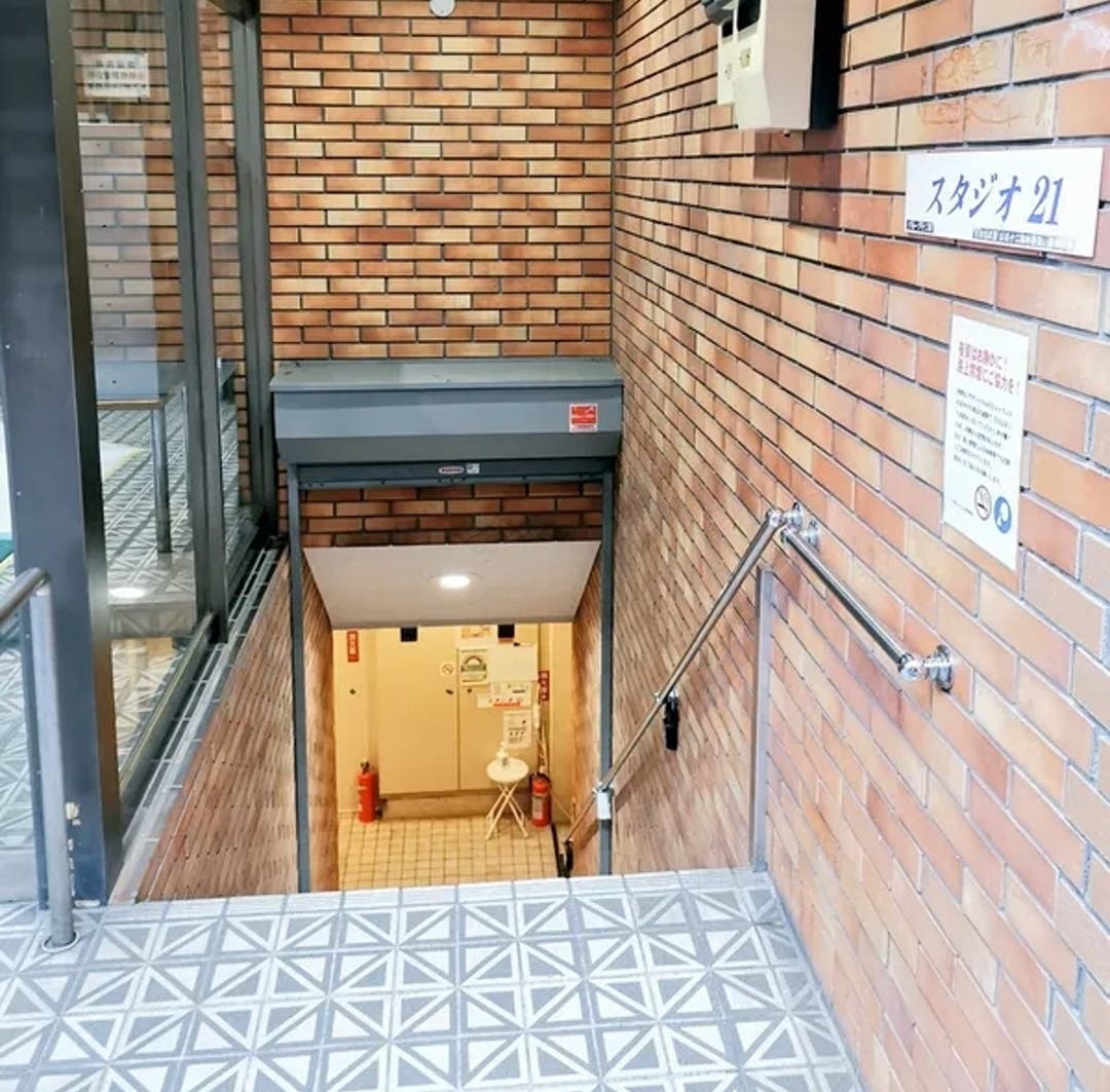 【浅草橋・蔵前】駅近／広々 地下スペース／膝に優しい衝撃吸収床／壁二面鏡／暗闇✨ピカピカLED✨の写真18