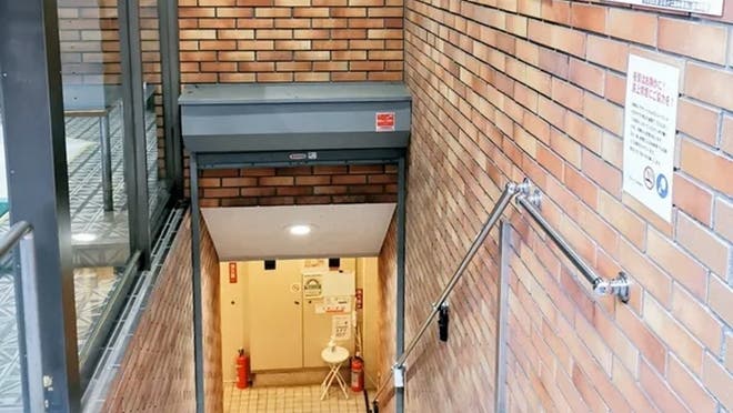 【浅草橋・蔵前】駅近/広々 地下スペース/膝に優しい衝撃吸収床/壁二面鏡/暗闇✨ピカピカLED✨の写真18