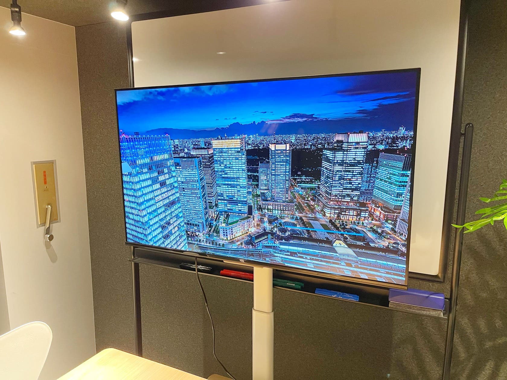 【静岡駅4分、12名利用可】完全個室！モニター・ホワイトボードあり！ WIFI無料！貸し会議室ユニエル 静岡Dの写真7