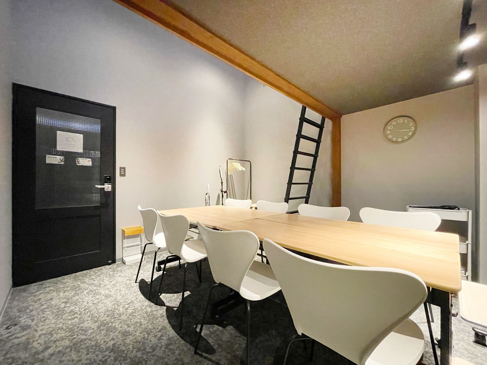 【静岡駅4分、12名利用可】完全個室！モニター・ホワイトボードあり！ WIFI無料！貸し会議室ユニエル 静岡Dの写真18