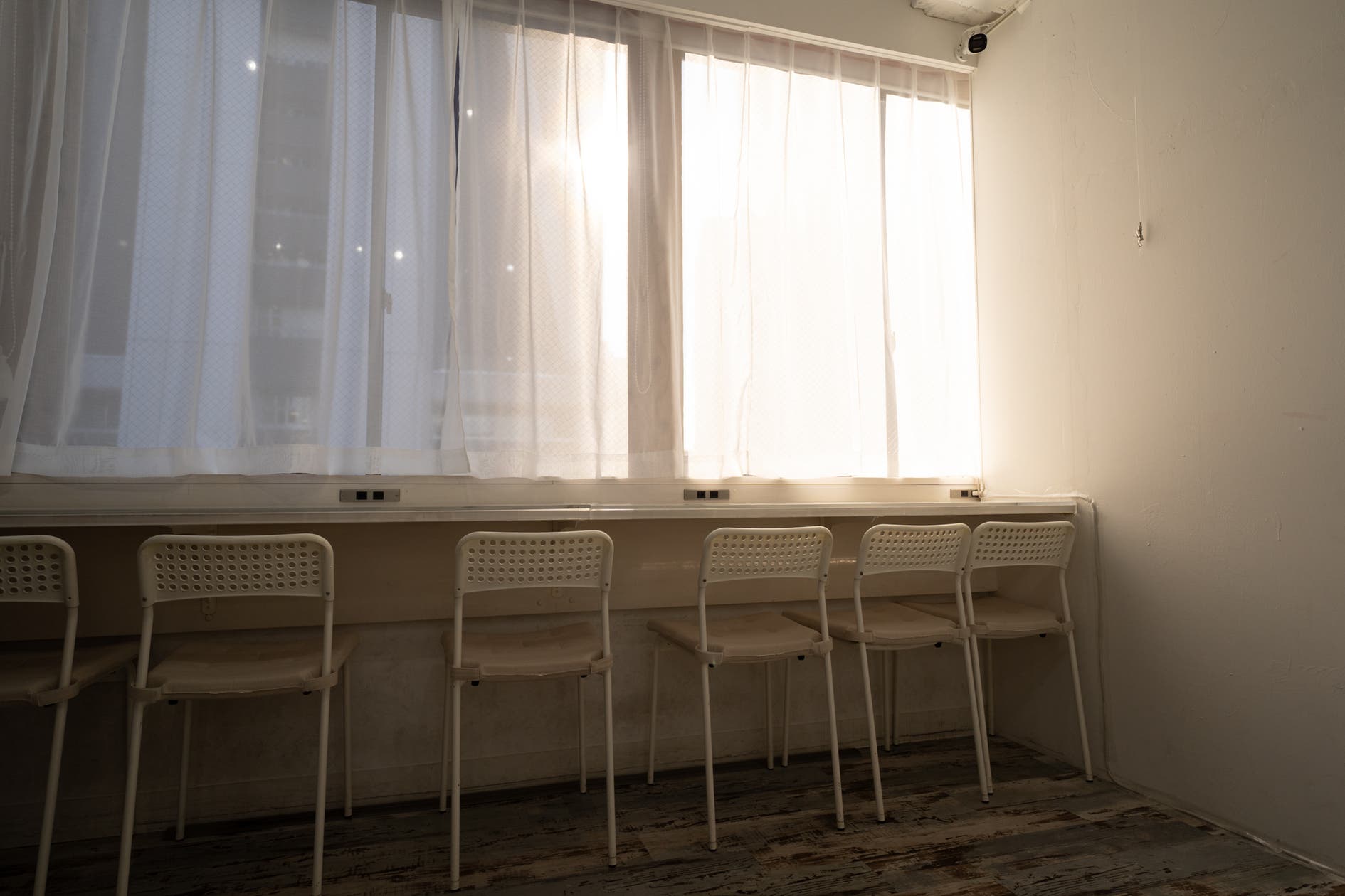 クリスマスOK🎄1号店 窓5m自然光◎｜新宿西口駅2分/JR新宿駅7分｜機材無料◎撮影スタジオ｜土足！エレベーター有｜90平米の写真24