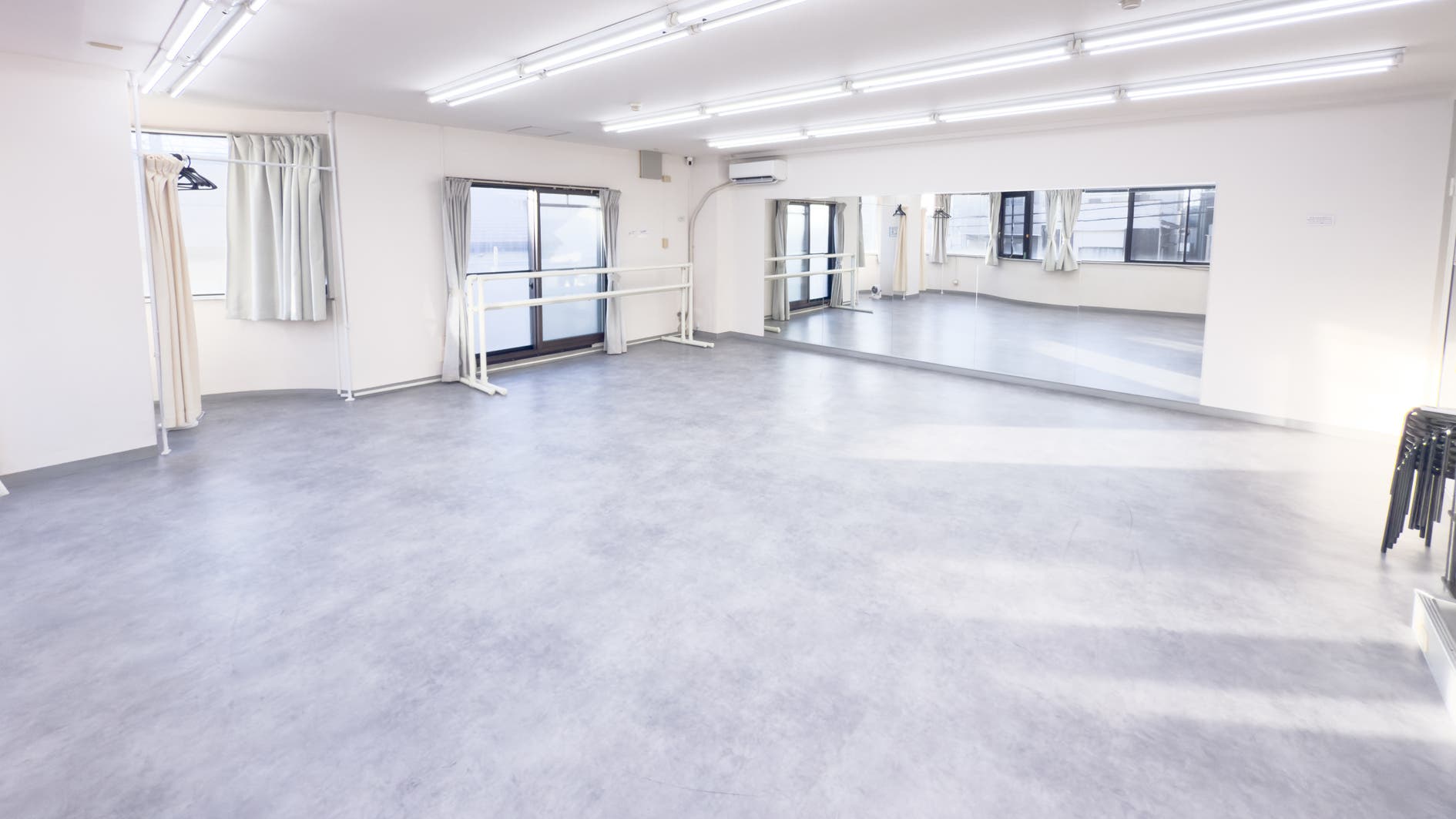 【春日野道駅5分】長時間割最大15％OFF✨地域最安値の広いスタジオでダンス、ヨガ、バレエができる⭐️バレエバーも設置⭐️の写真7