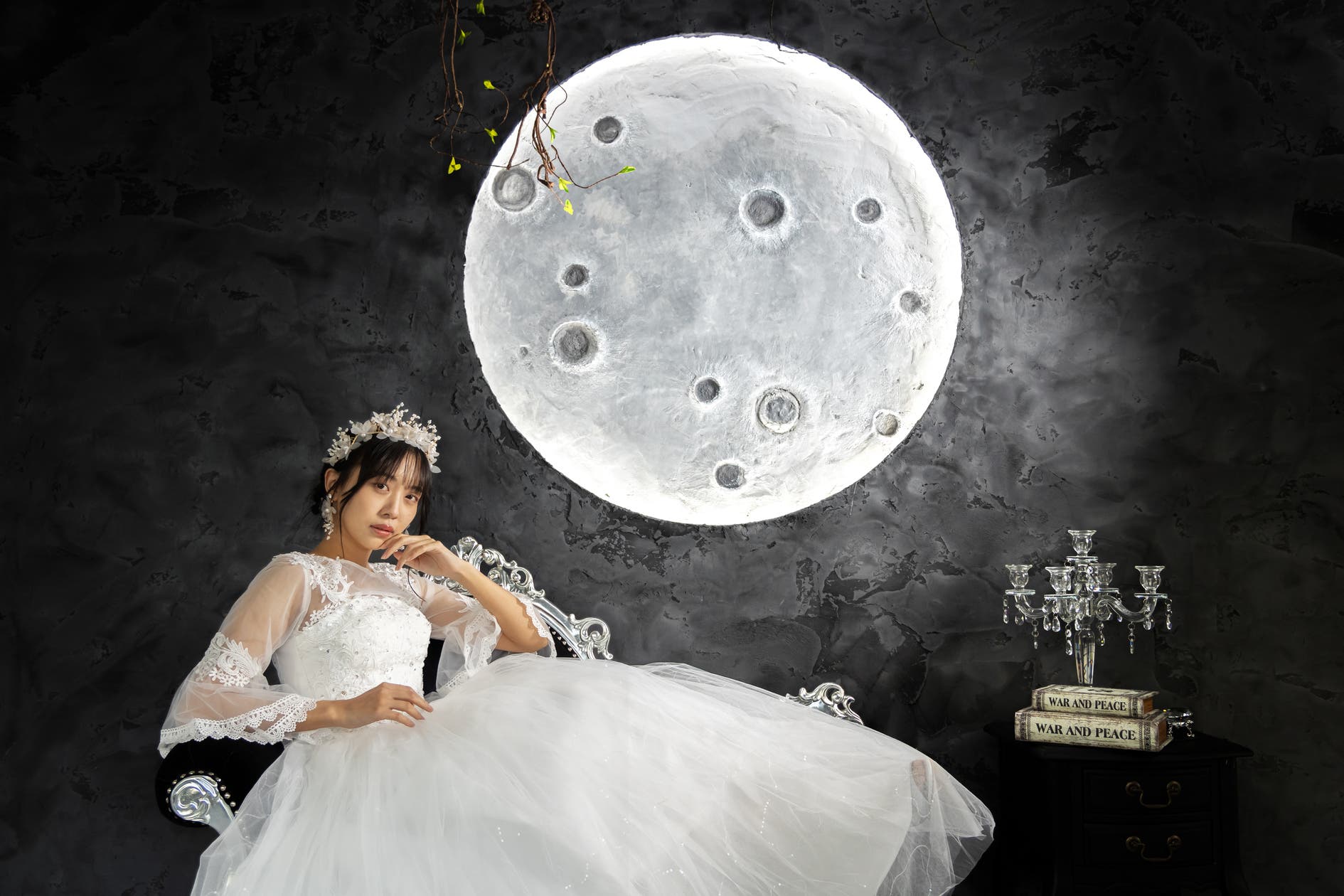 【花とつながる無限・白のファンタジー】４面自然光｜シンデレラ馬車｜満月｜階段｜漆喰白壁｜ドレス着放題！｜撮影機材無料!の写真10