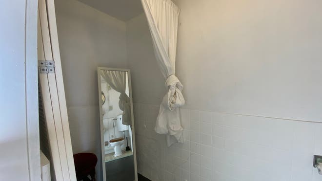 代々木ヴィンテージビル内の非現実的な白壁スタジオの写真18