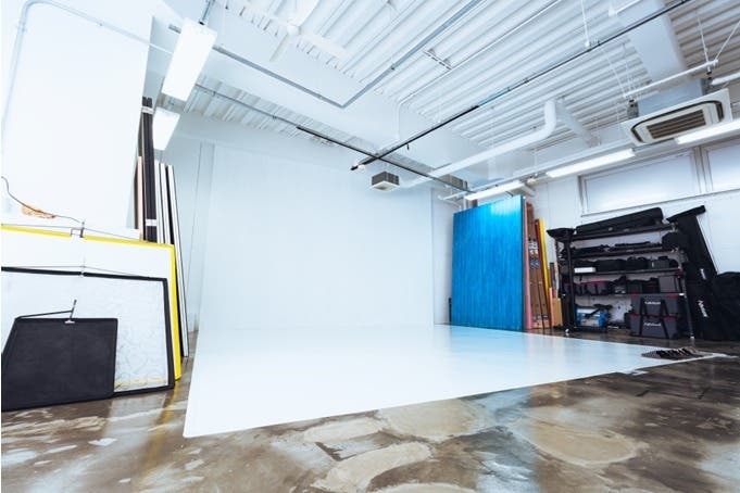 渋谷・原宿からのアクセス良好！天井高でスチール、ムービー撮影可能なスタジオ！の写真1