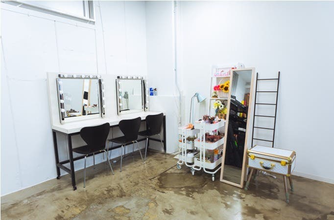 渋谷・原宿からのアクセス良好！天井高でスチール、ムービー撮影可能なスタジオ！の写真3