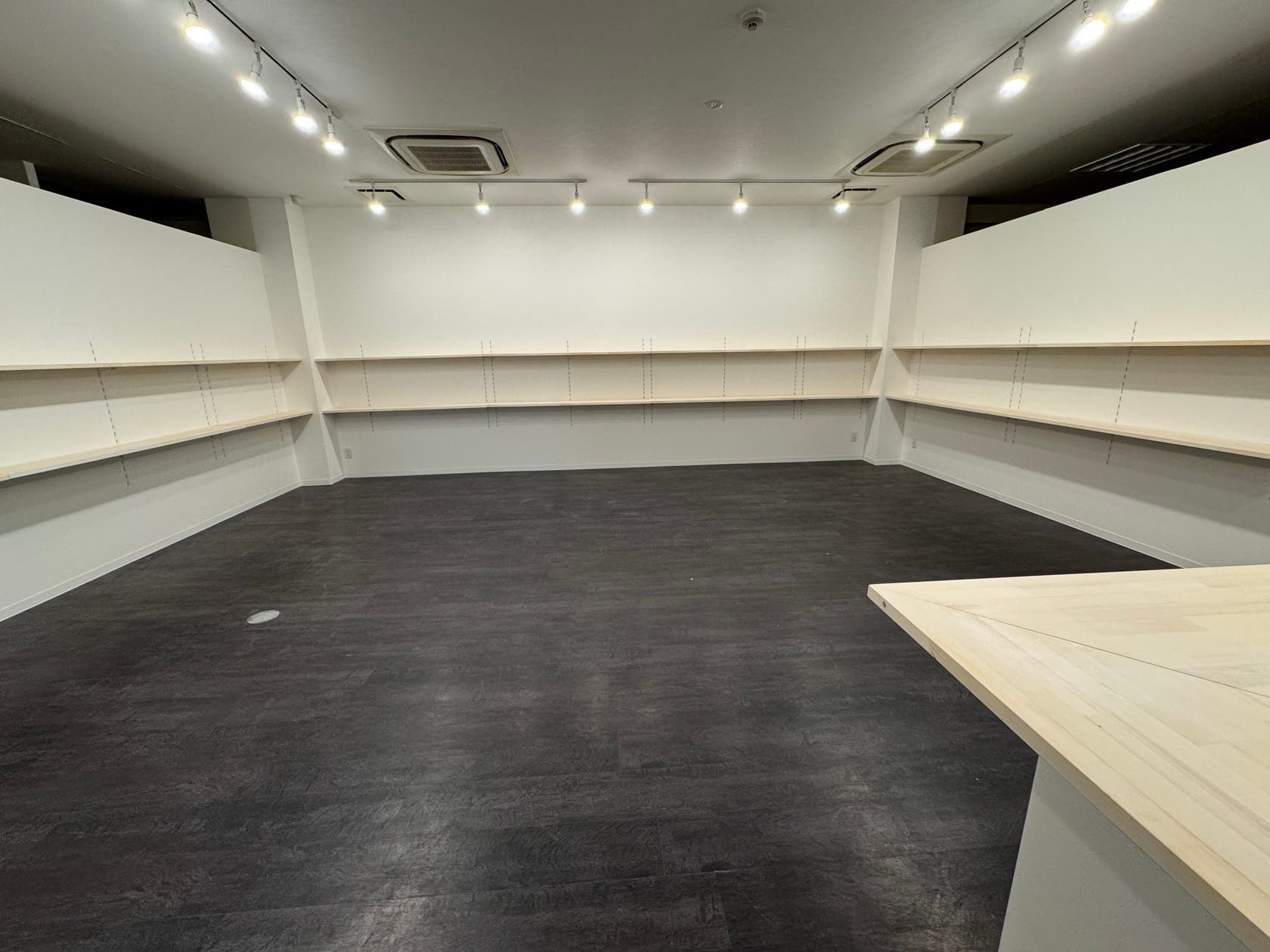 宇部市中央町 アート展示・物販イベントなど多目的に利用可能の写真5