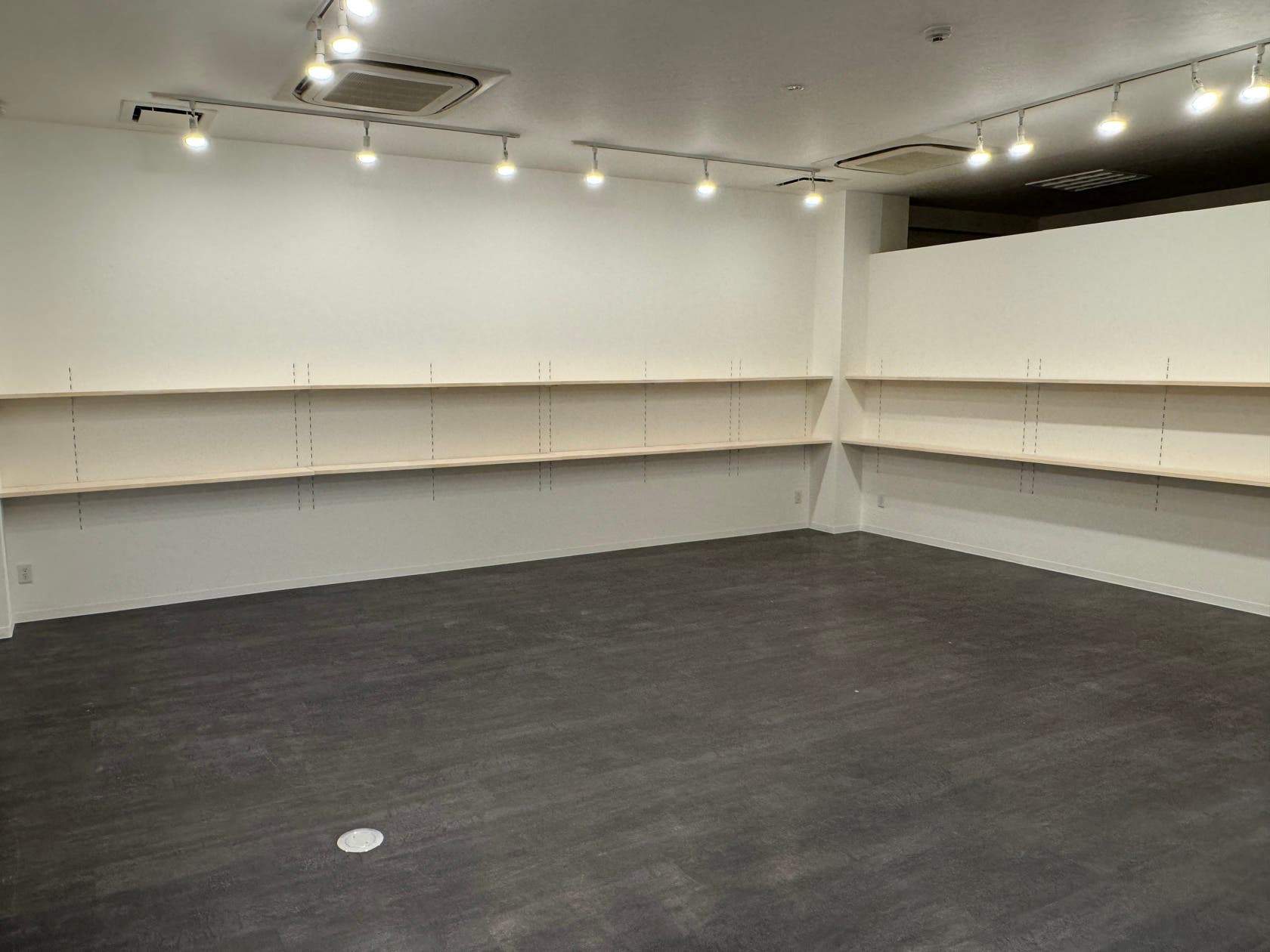 宇部市中央町 アート展示・物販イベントなど多目的に利用可能の写真6