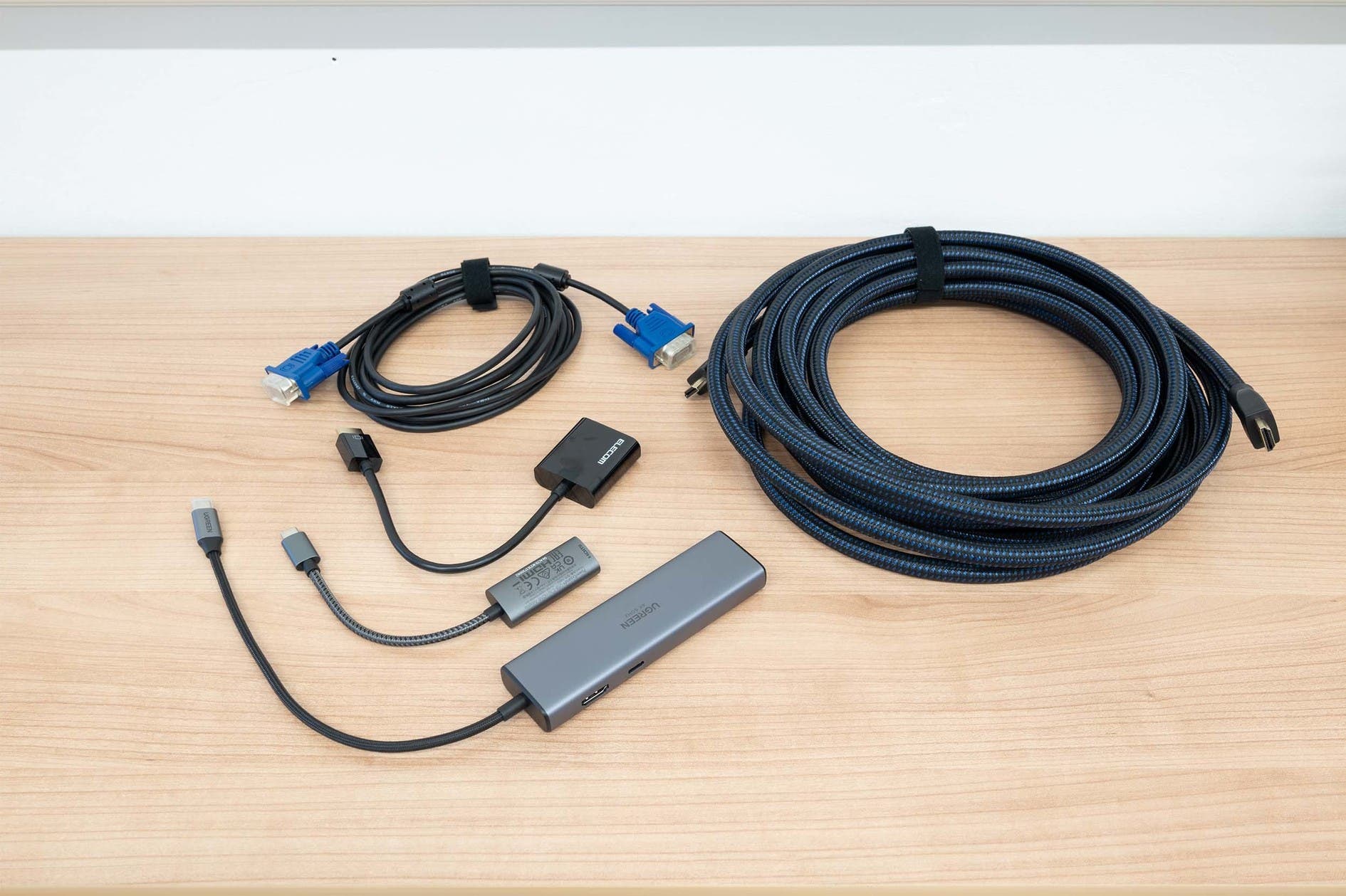 ケーブル類（スマホ充電・映像変換機器）の画像1