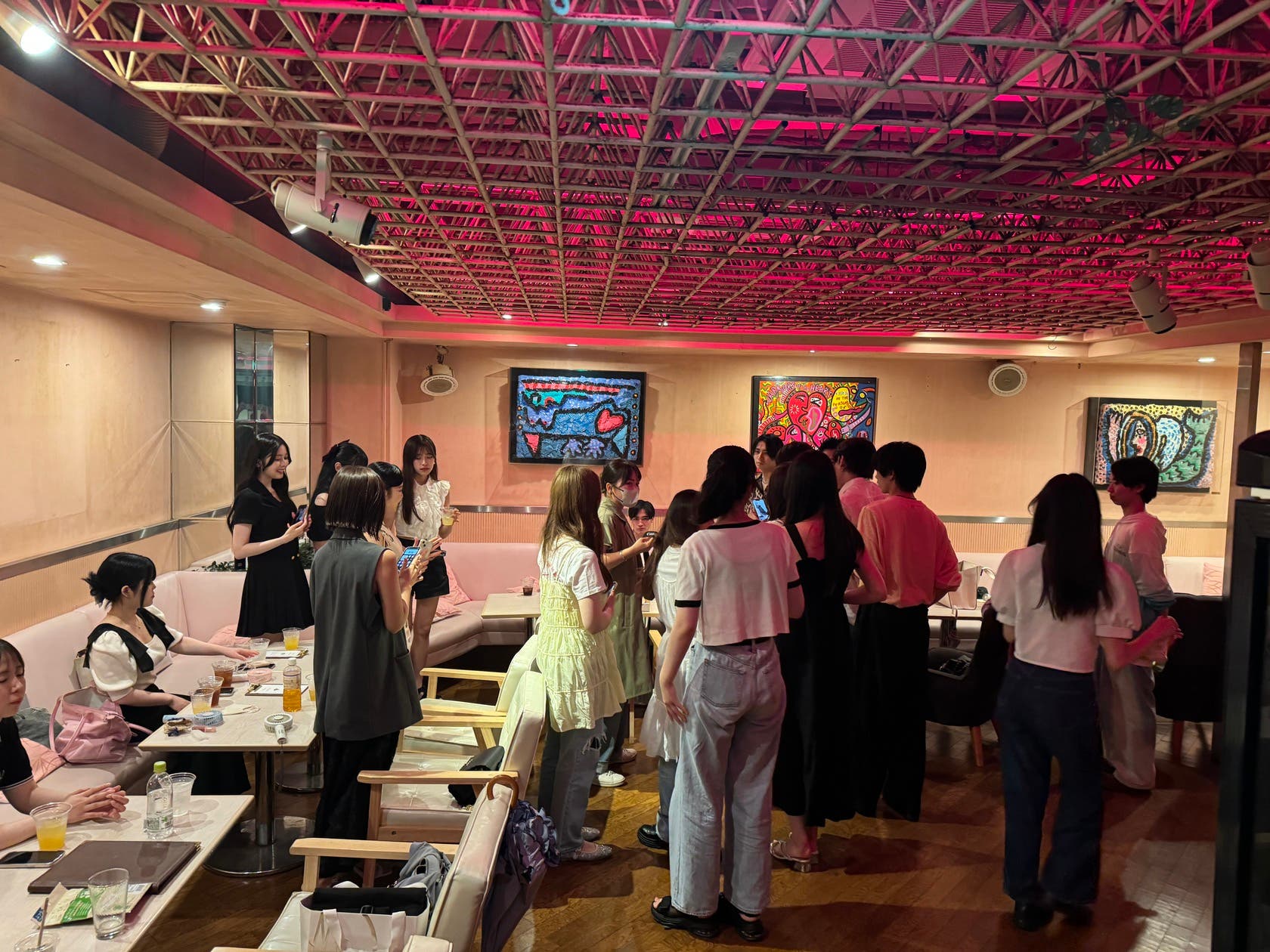 【渋谷・表参道】１００人収容可能★打ち上げ・パーティスペース★フード・ドリンクも提供可能★飲食持ち込みOK！喫煙OK！の写真4