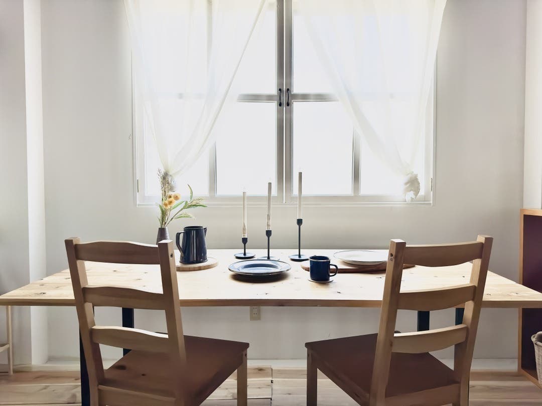 ベストホスト運営✨【目白駅3分】天高5m自然光の入る広い倉庫スタジオ！ダンス練習、窓際・白壁撮影/アンティーク&ビンテージ家具の写真11