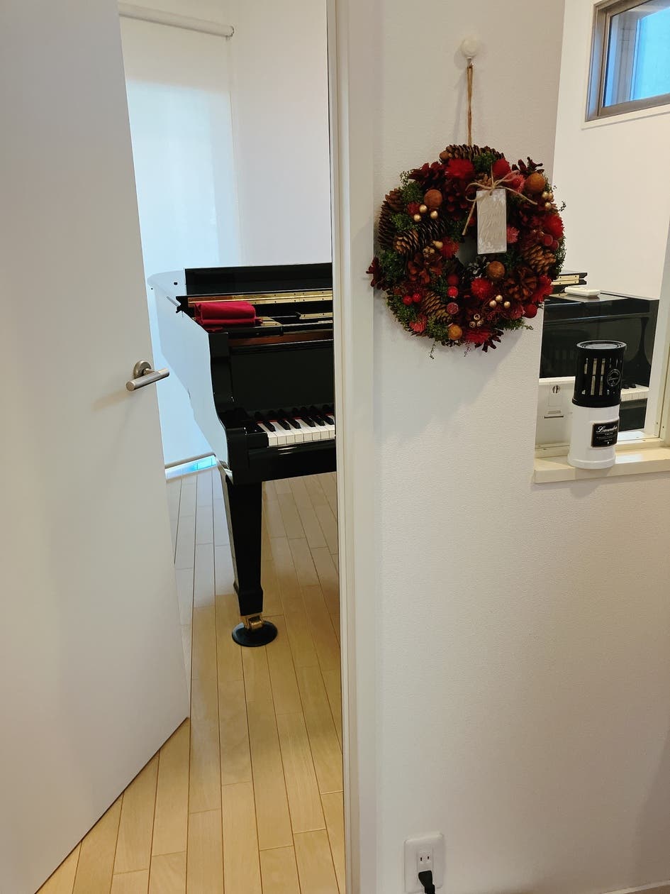 埼玉県鴻巣駅徒歩１５分。洋菓子店３月のうさぎ内グランドピアノレッスン室の写真7