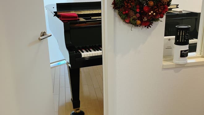 埼玉県鴻巣駅徒歩15分。洋菓子店3月のうさぎ内グランドピアノレッスン室の写真7