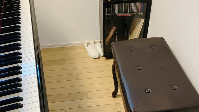 埼玉県鴻巣駅徒歩15分。洋菓子店3月のうさぎ内グランドピアノレッスン室の写真8