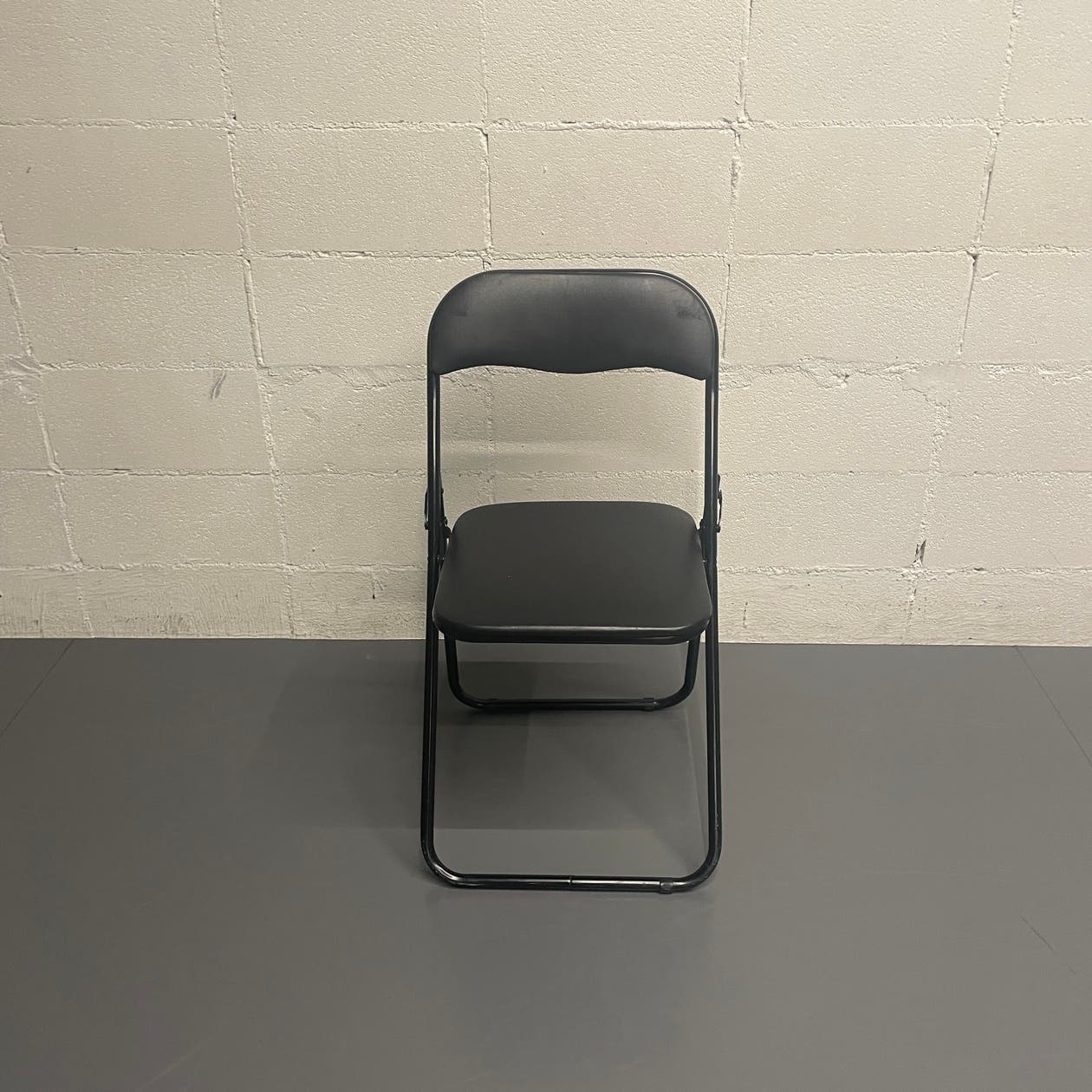 パイプ椅子の画像1