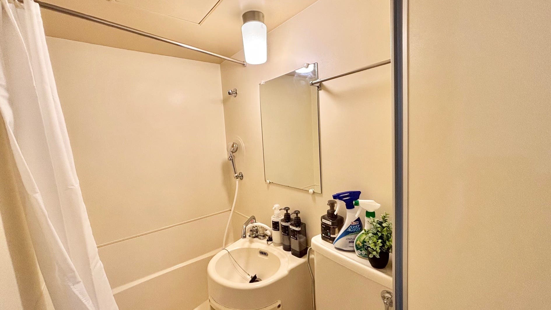 カメラ無💛24h🈺❣️まったりデート◎心斎橋駅５分🔥タタミのお部屋❣️70㌅スクリーン🎞️マットレスソファでゴロゴロ～の写真11