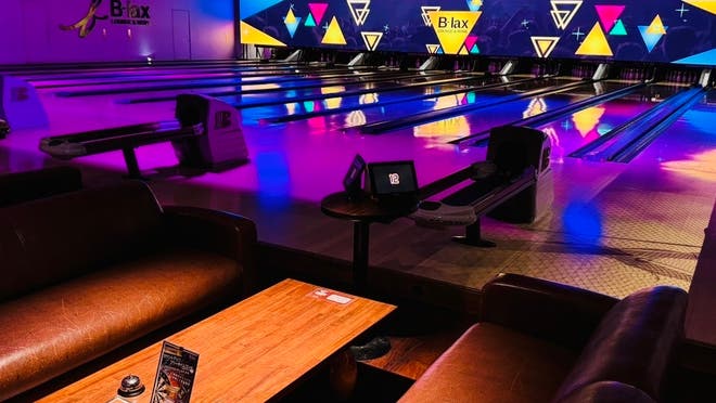 【大阪|門真】『ボウリング場で撮影・イベント』ボウリングができるアミューズメントバー/無料駐車場/wifi環境完備/駅近5分の写真1