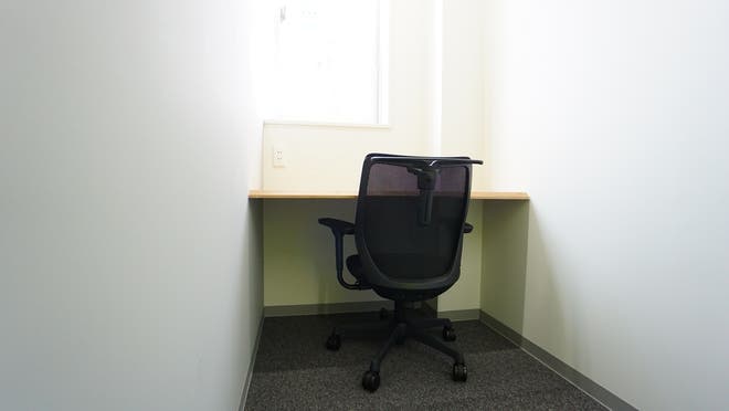 <ハニーコムコム稲毛 ワークNo.2>半個室のコワーキングスペース💻声出し不可🚫光回線Wi-Fi📶電源🔌テレワーク/自習の写真5